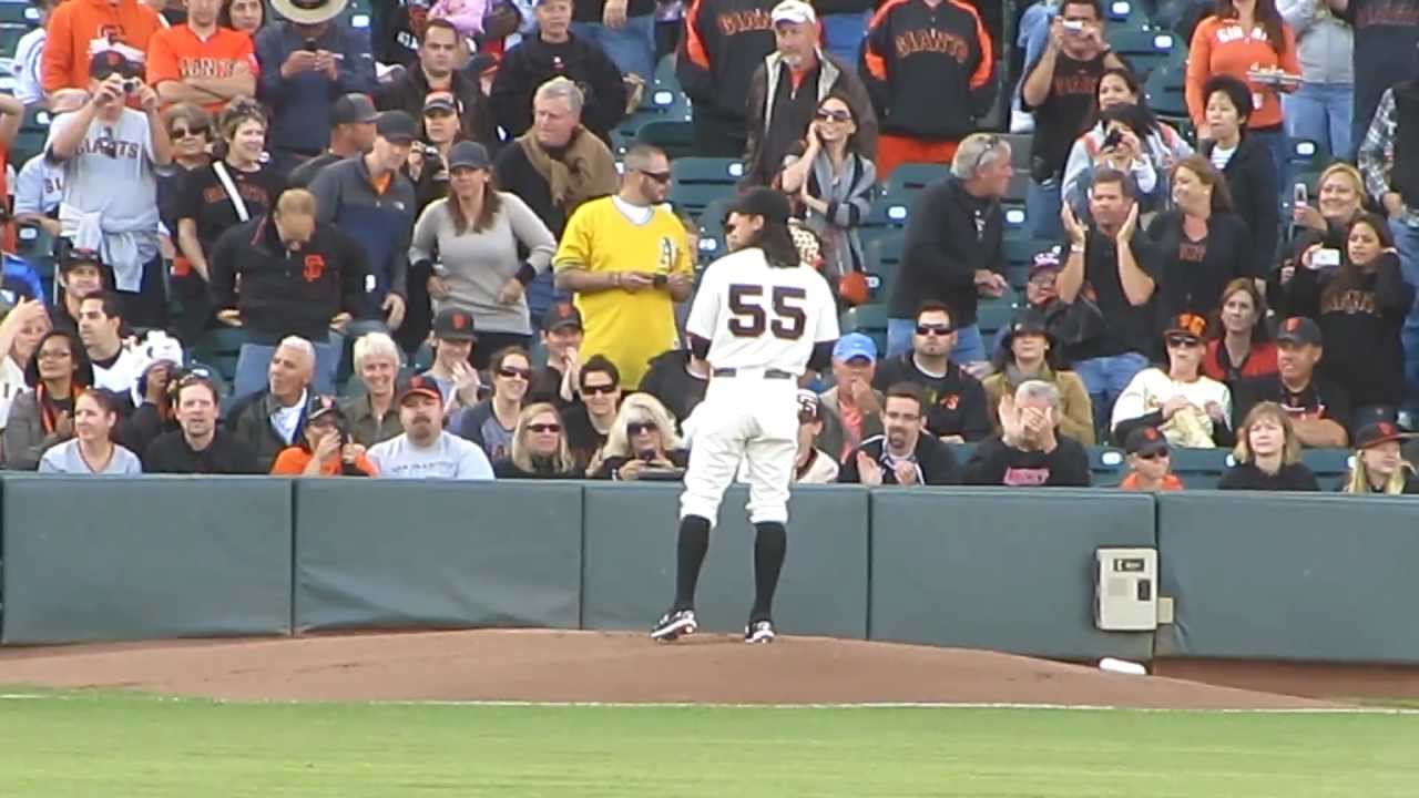 Tim Lincecum- (The Freak) - The Warm up. 9.3.11 - YouTube