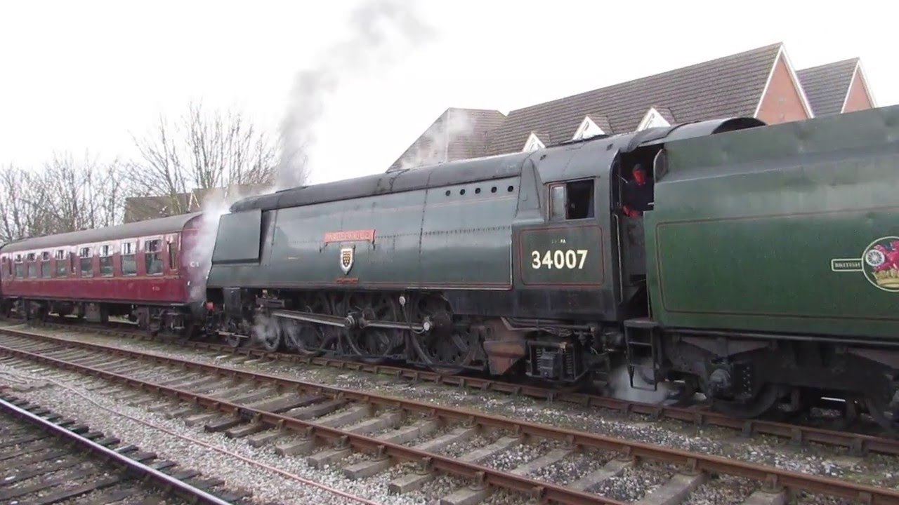 34007 Wadebridge going from Alton to Ropley - YouTube