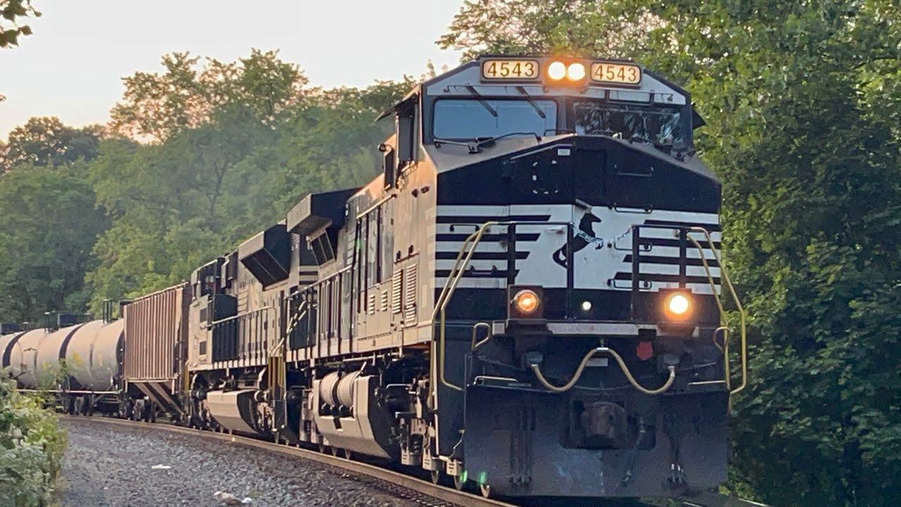 NS 4543 leads 66X East - YouTube