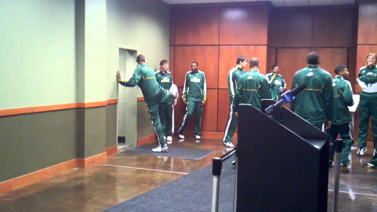 Utah Jazz Players coming out of locker room before game. - YouTube