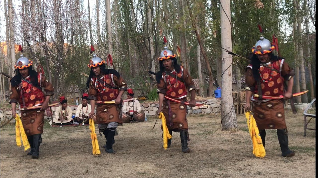 SPAWO DANCE || WARRIOR DANCE OF LADAKH - YouTube
