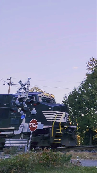 4840 and 8152 NS Locomotives - YouTube