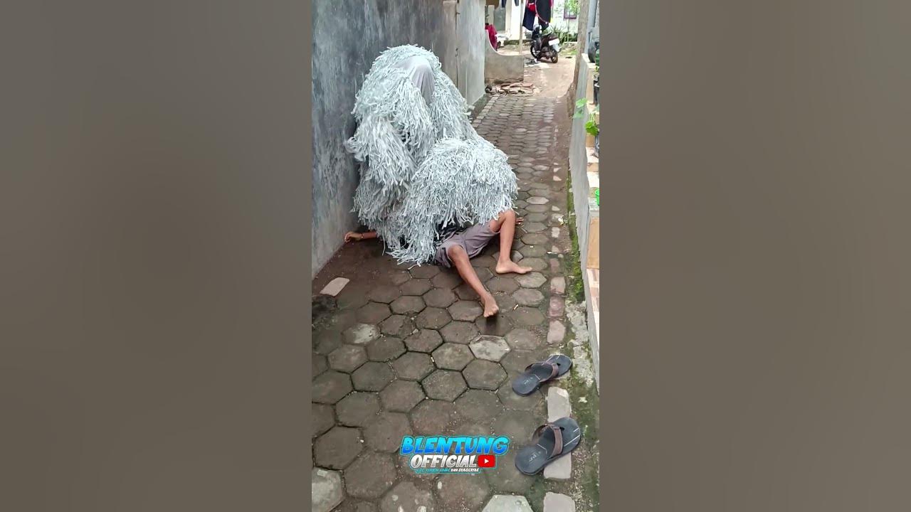 Lagi nyiram tanaman bocil ff di makan can macanan - YouTube