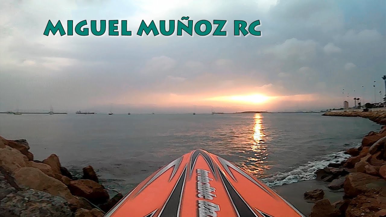INVINCIBLE RAZOR RC BOAT + EXCELVAN Q8 ACTION CAMERA - YouTube