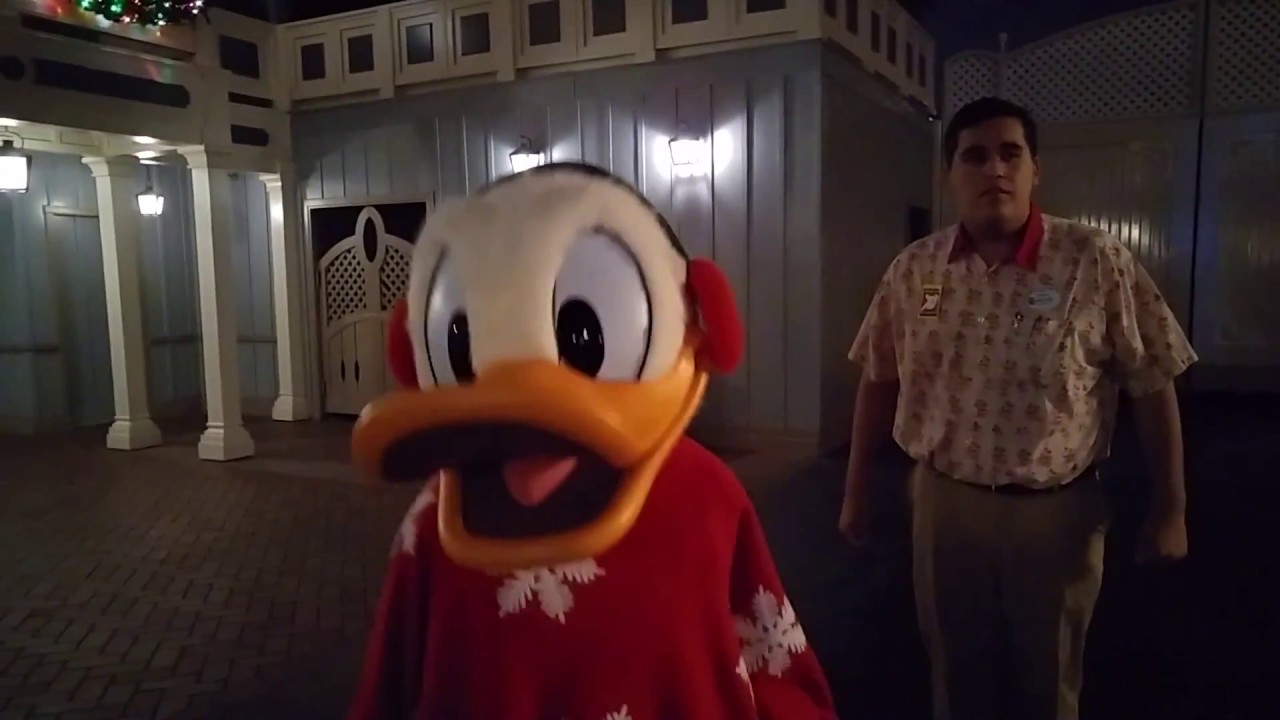 Donald Duck grand entrance - YouTube