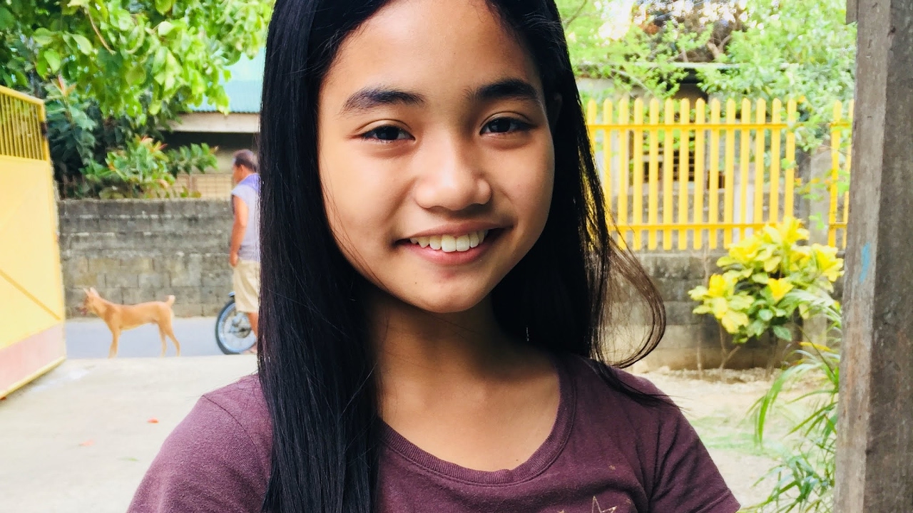 Shyl Rheena Live Stream - YouTube