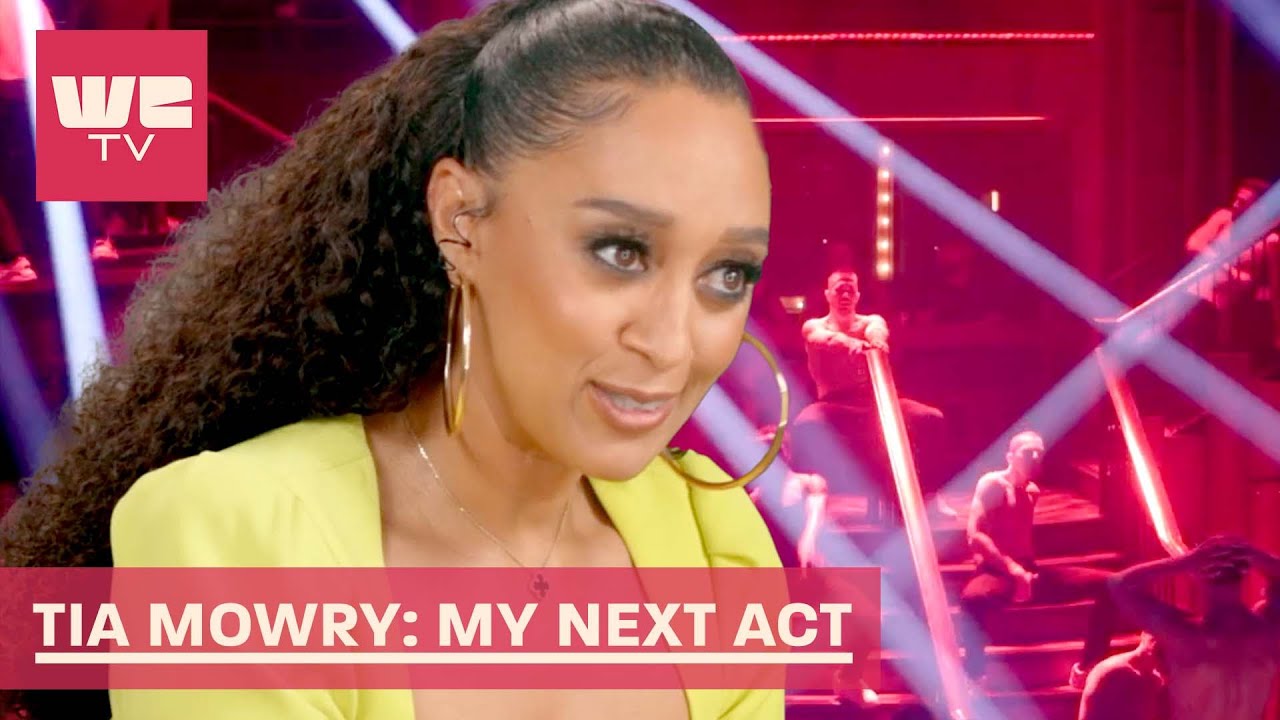 Tia Goes to a 'Magic' Show | Tia Mowry: My Next Act - YouTube