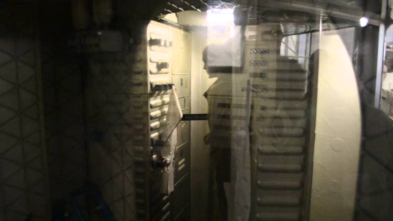 NASA Stacja MIR od srodka - MIR station module inside - YouTube