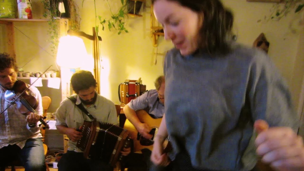 Musique traditionnelle québécoise avec les Bastringue Boys - YouTube