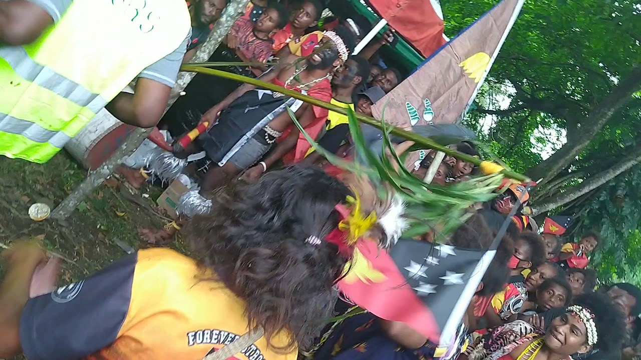 Manus garamut - YouTube