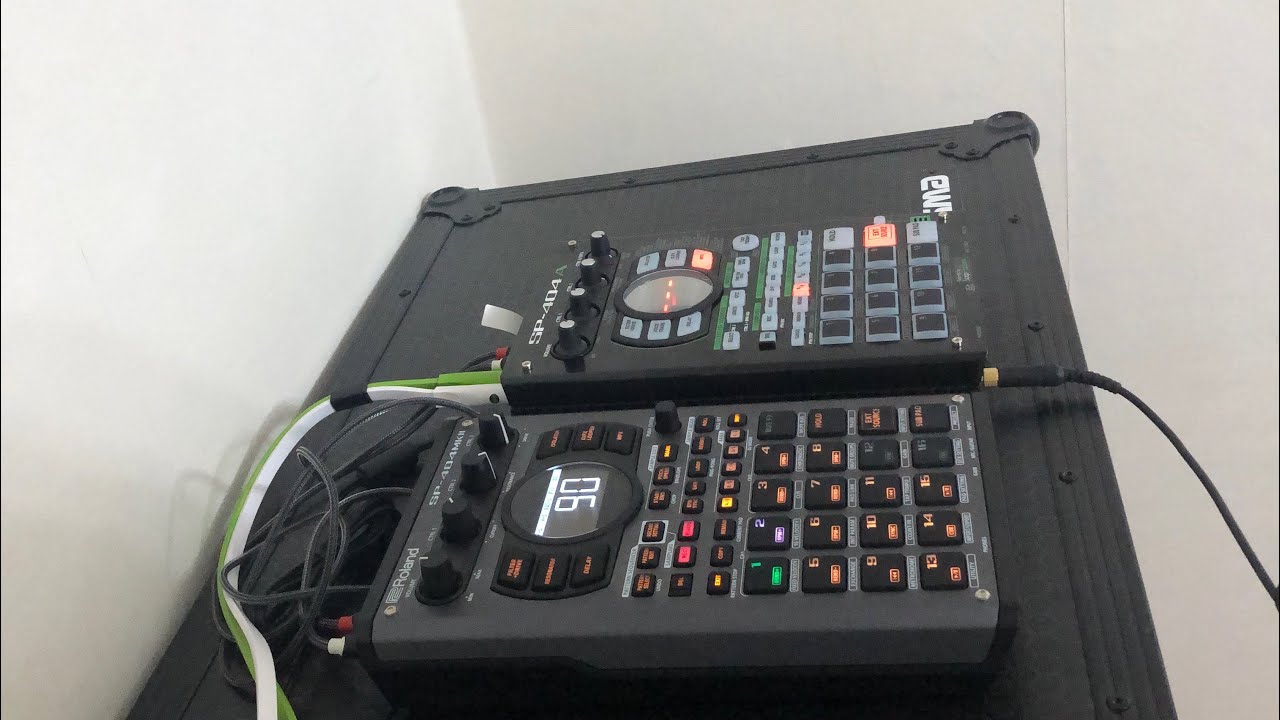 Roland SP404mk2 & SP404A in combination - YouTube