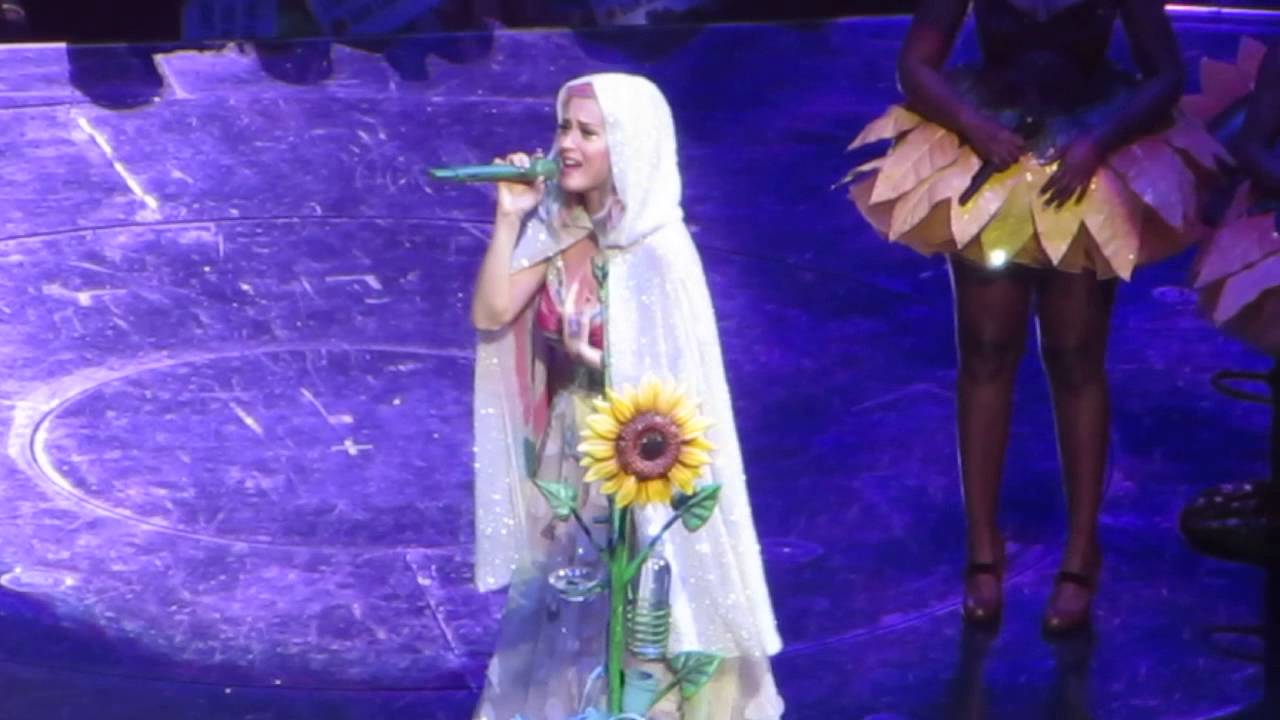 Katy Perry - By The Grace of God (Live) Ottawa - YouTube