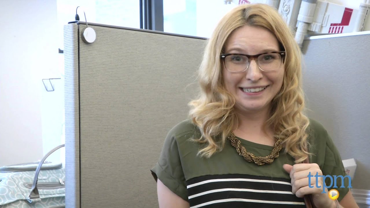 Prank Star iFart Shuffle from Skyrocket Toys - YouTube