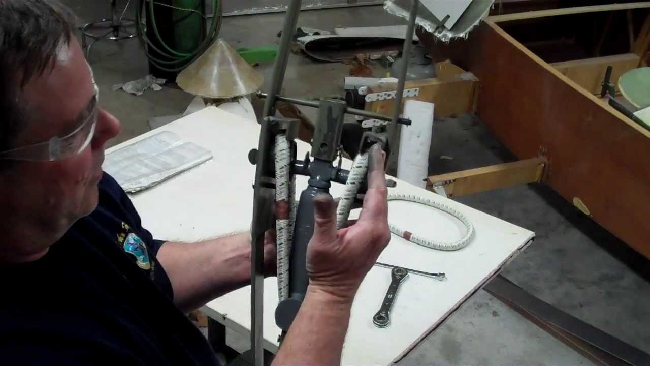 N5206Z using the bungee buddy - YouTube