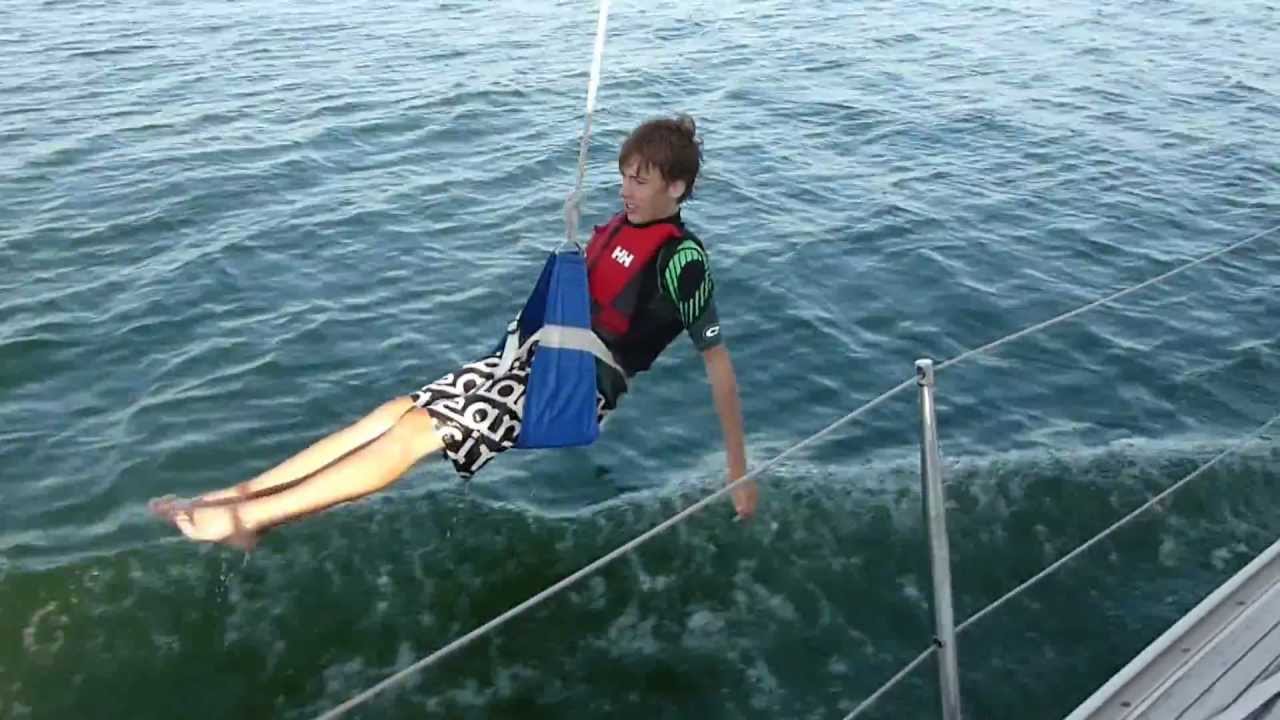 Halyard swinging while sailing 1 - YouTube