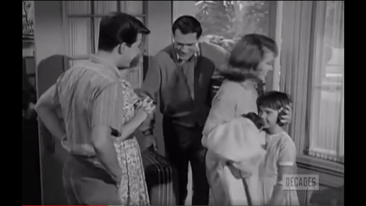 The Donna Reed Show S6E8,Mary comes home - YouTube
