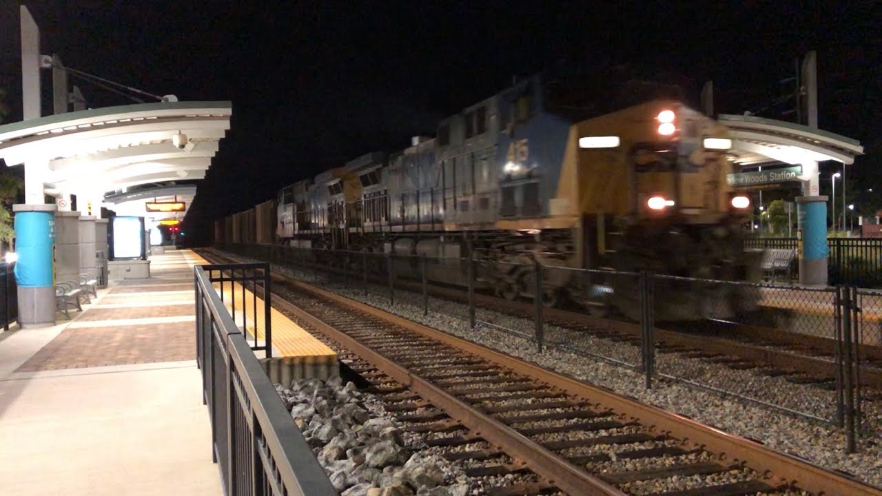 CSX L765 at Meadow Woods, FL w/ CSX 415 and CSX 400 - YouTube