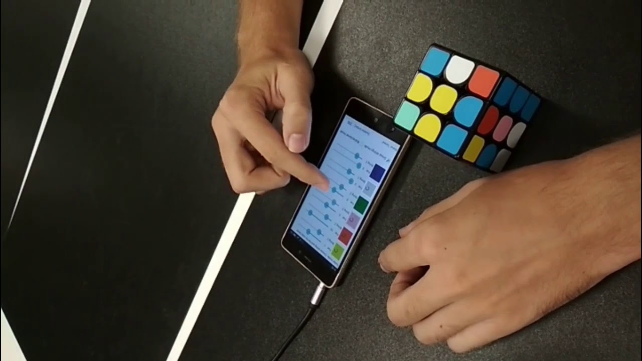 Playing music on the Rubik's cube - YouTube