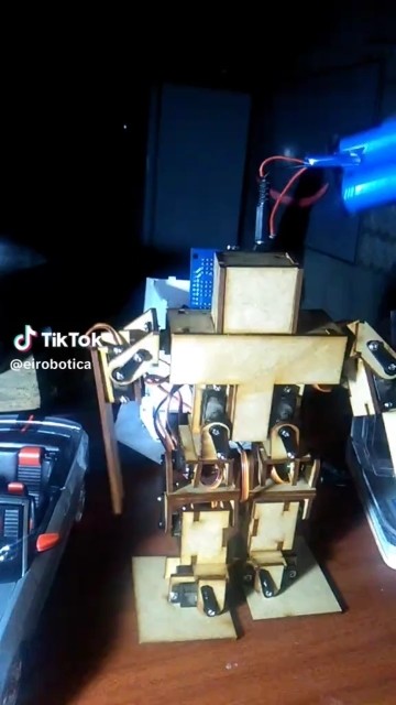 robot de MDF #ingenieria #robot #mdf - YouTube