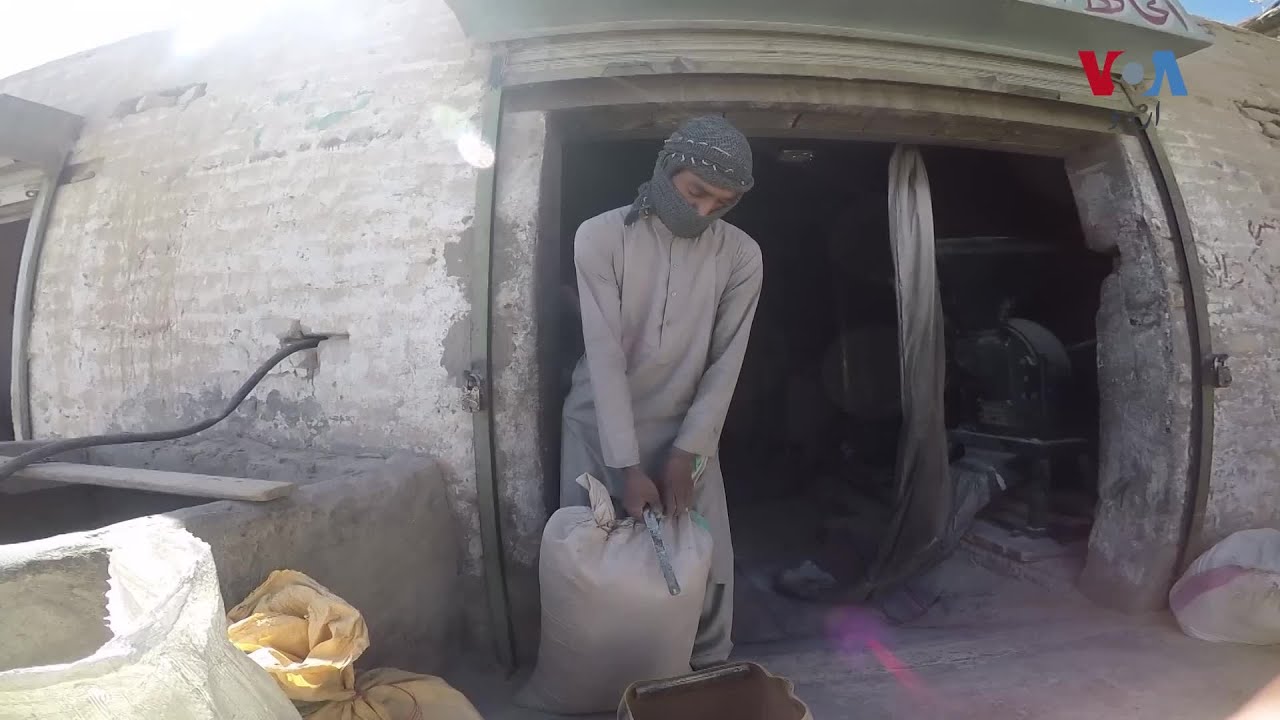 The story of a blind man's persistence - YouTube