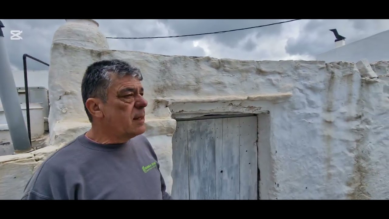 ΕΝΑΣ ΠΑΛΙΟΣ ΦΟΥΡΝΟΣ ΣΤΟΝ ΑΡΤΕΜΩΝΑ ΤΗΣ ΣΙΦΝΟΥ-ΜΝΗΜΕΣ ΜΥΡΩΔΙΕΣ ΗΧΟΙ ΦΩΝΕΣ ...