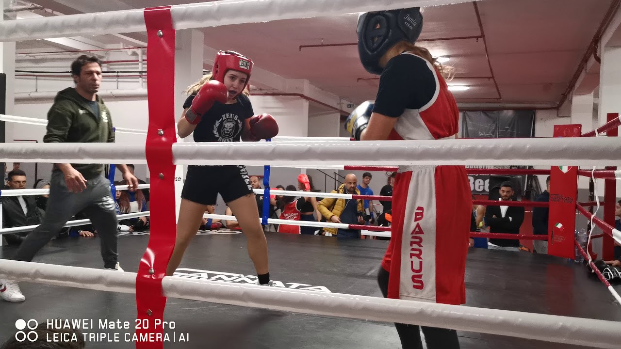 Power female italian talent boxing 11 years old #sparring Fight 12 ...