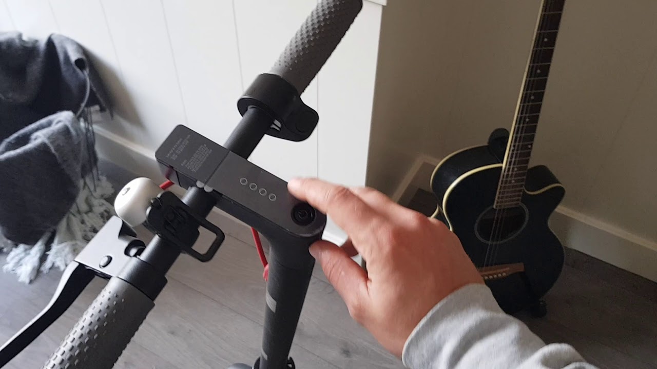 Xiaomi Mija M365 Scooter: Error code 24, wrong voltage supply - YouTube