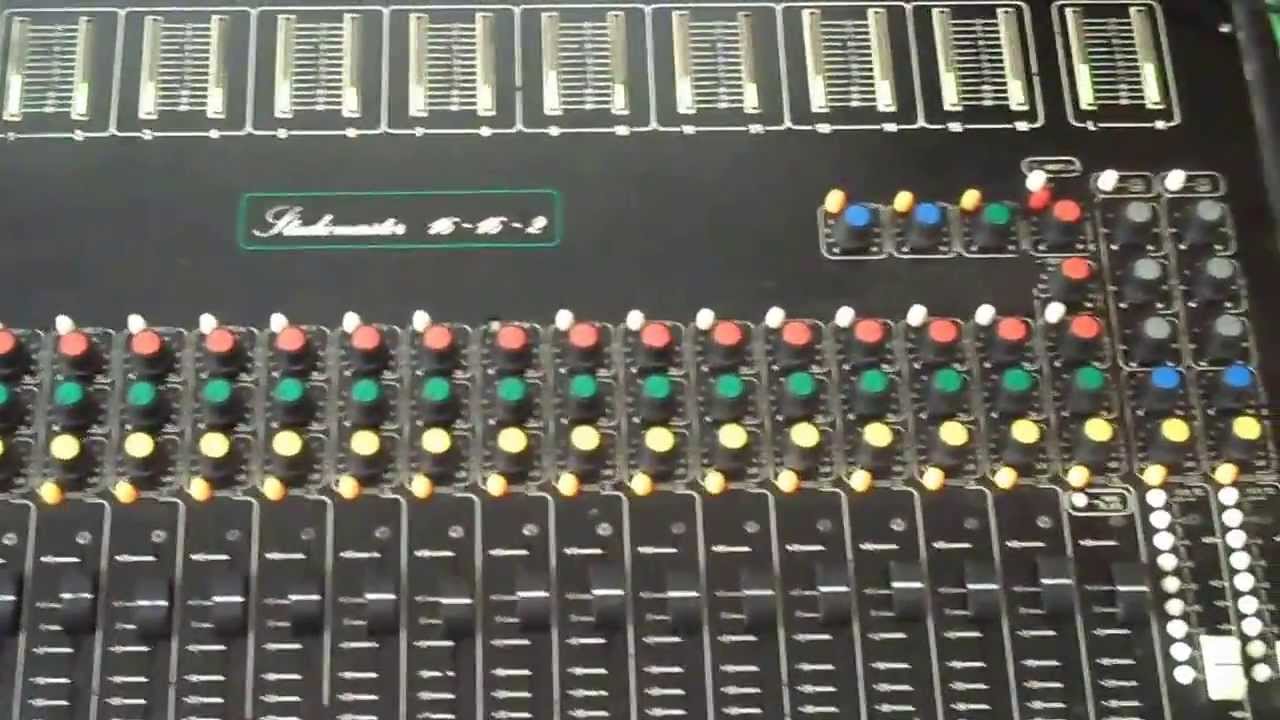 Studiomaster 16-16-2 desk - YouTube