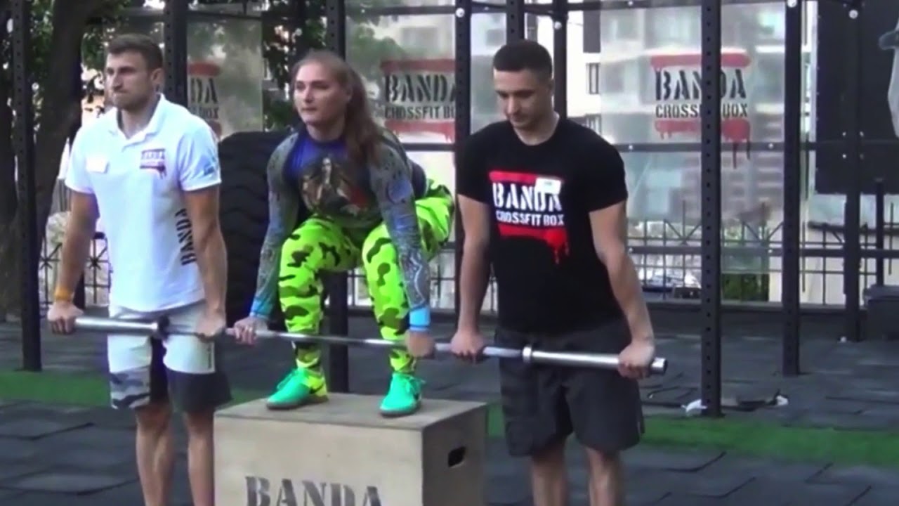 Strong Girl Lifts 2 Men Youtube 3177