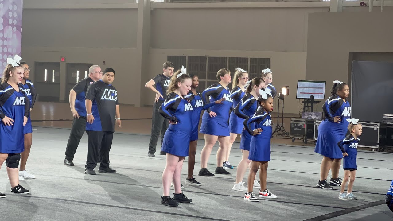 Memphis Cheer Shooting Stars Deep South Grand Champion Team! - YouTube