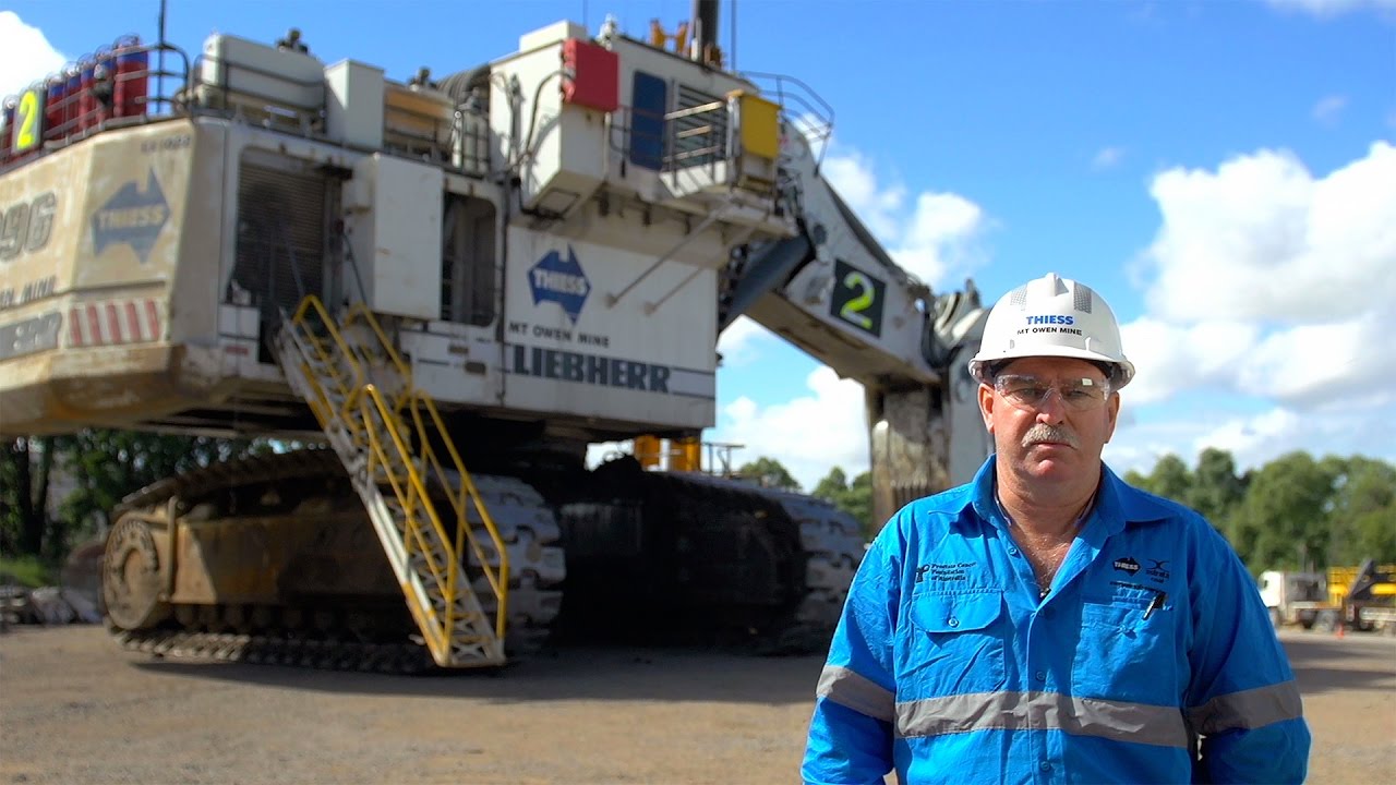 Thiess Hydralic Excavator - YouTube