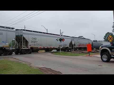 UP 6866 With SD70ACE New Paint Scheme Power Leads Manifest Magnolia,Tx - YouTube