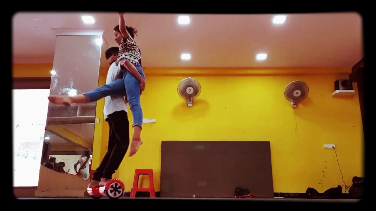 Hoverboard dance perfamnce - YouTube