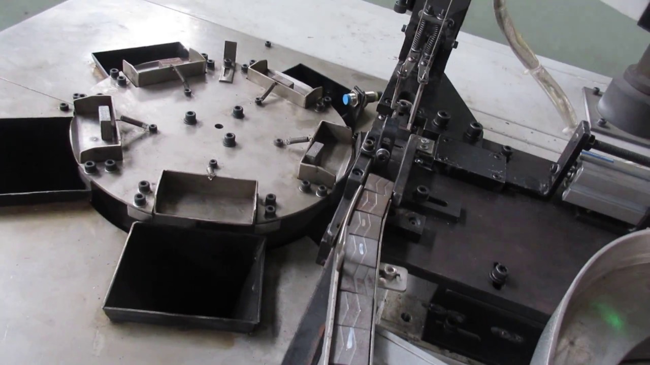 Sorting machine for thickness of diamond segment - YouTube
