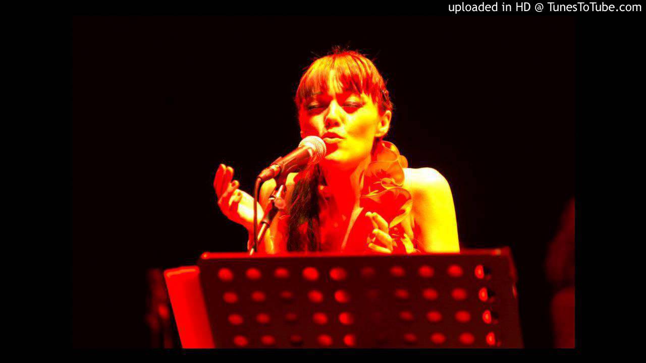 Giuliana Bergamaschi - "La regina dei baci" (Marco Giacomozzi) - YouTube