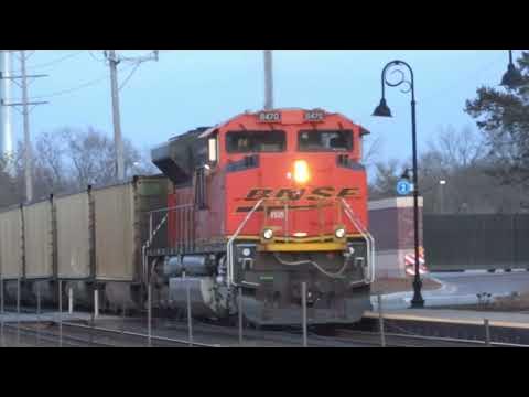 Friday Evening Rush Hour On The BNSF Racetrack -Downers Grove, IL! - YouTube