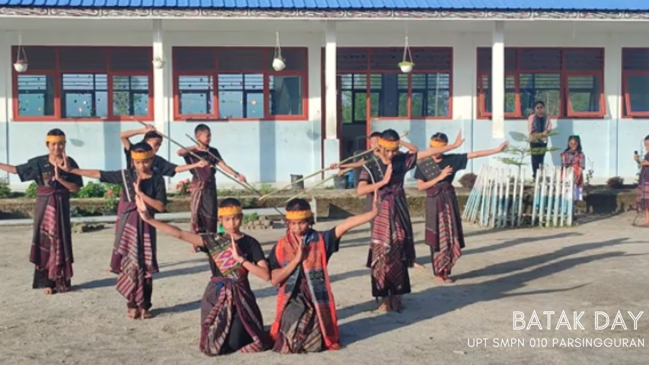 Acara Batak Day| SMPN 010 Parsingguran #butet | @PestaUliMarbun - YouTube