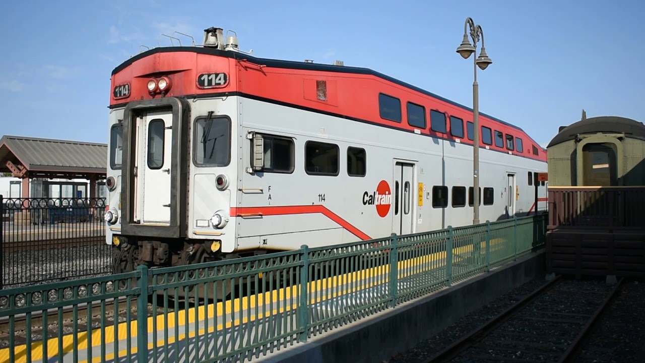 Caltrain 114 Leads A Northbound Caltrain Santa Clara, CA - YouTube