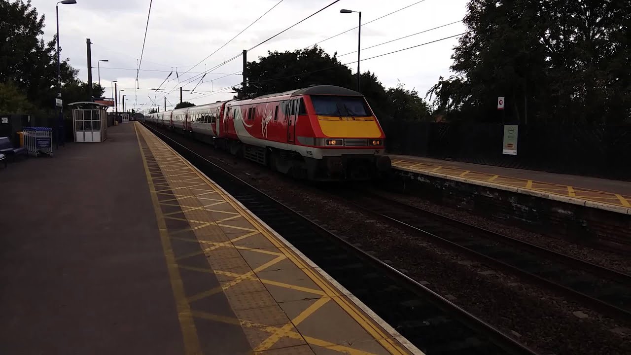 Class 91 flat out for Edinburgh - YouTube