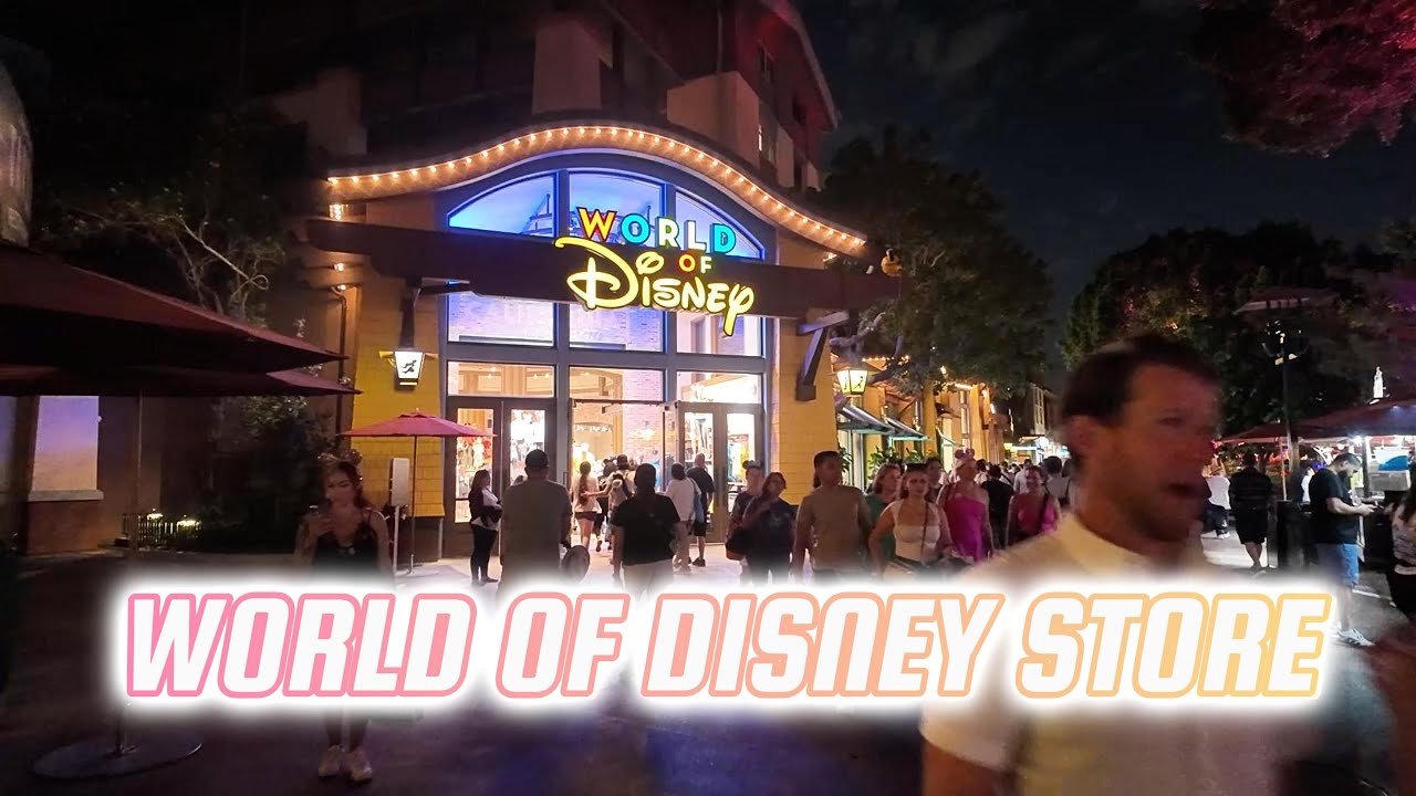 Exploring the Magical Disney Store in 4K! - YouTube