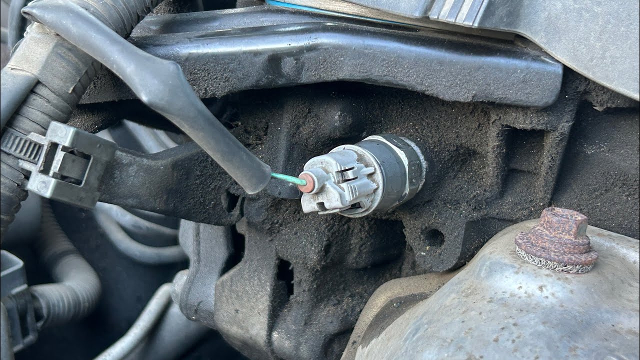 How to replace oil pressure sensor on Toyota 2.5L @elchanojose - YouTube