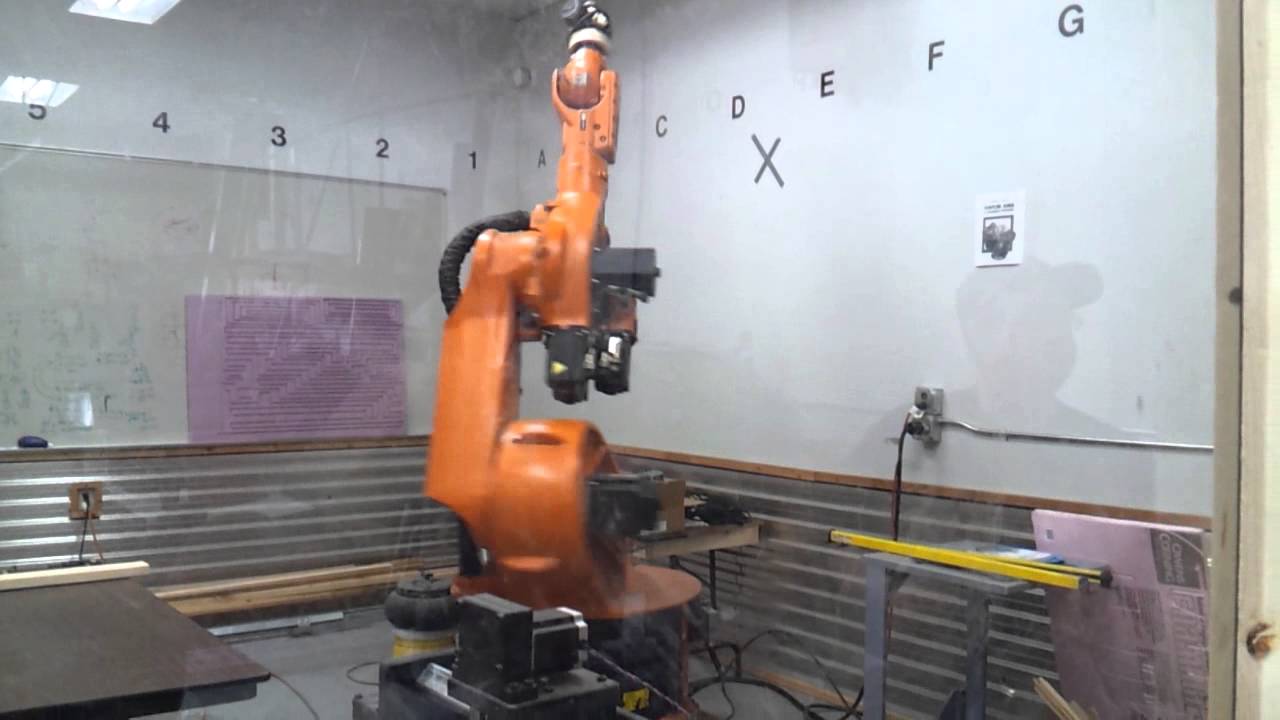 amazing gigantic robot arm at milwaukee MakerFest! - YouTube