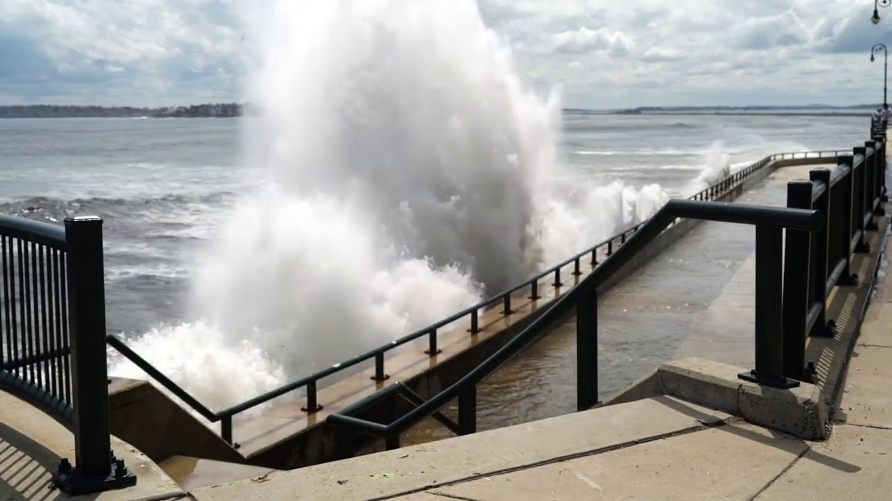 Insane Ocean Waves Bashing To the Shore Kings Beach - YouTube
