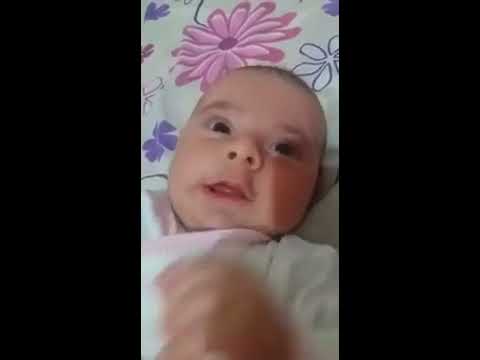 Allah diyen çok aşırı tatlı bebek