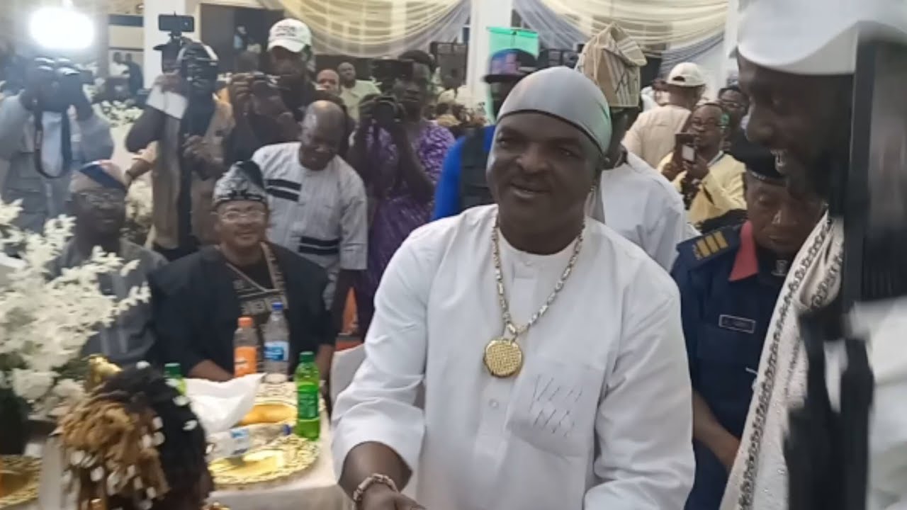Watch The Arrival of Alhaji Abass Akande Obesere at Ojaja Arena In Ile ...