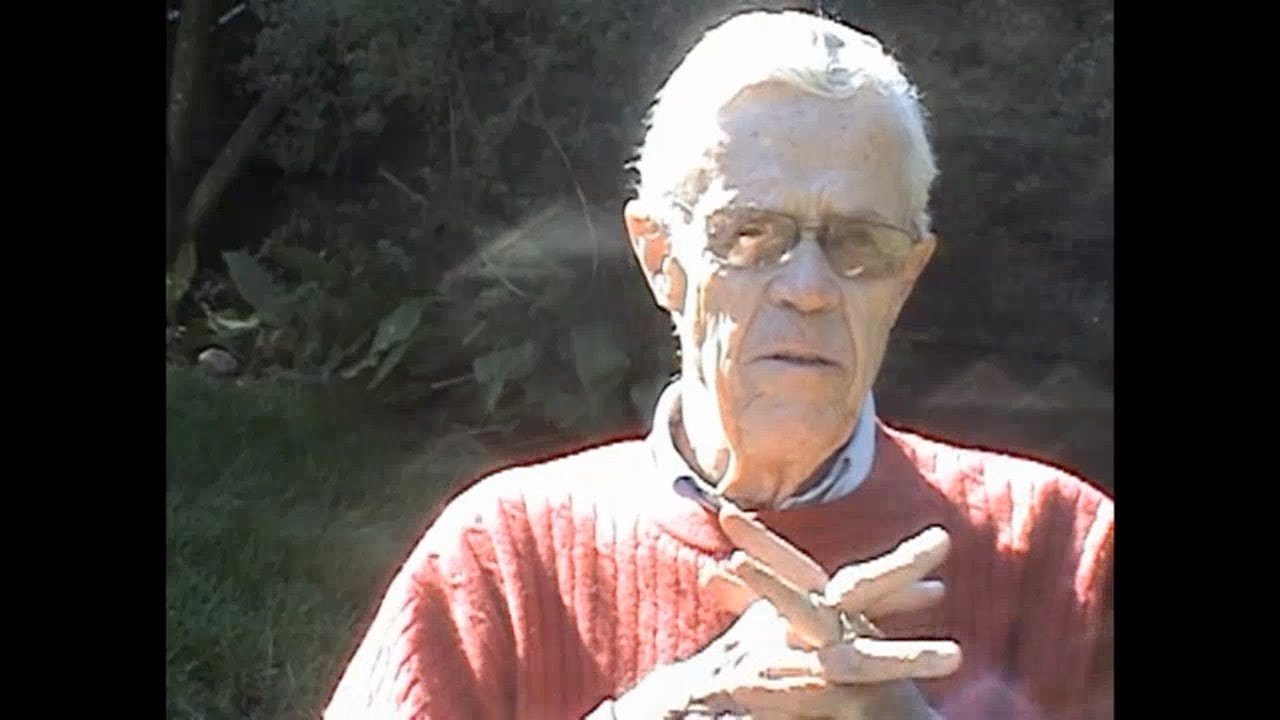 World War II, American "tail gunner" in B-17 Bomber, HSK, Jr - YouTube