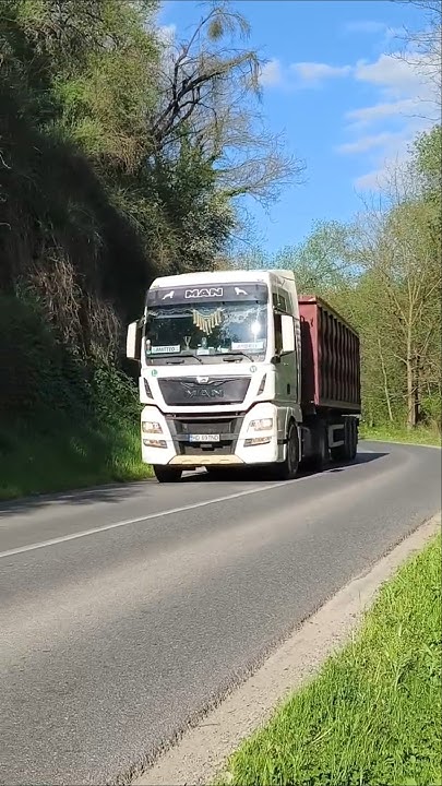 truckspotting Ro (sequence from a video) - YouTube