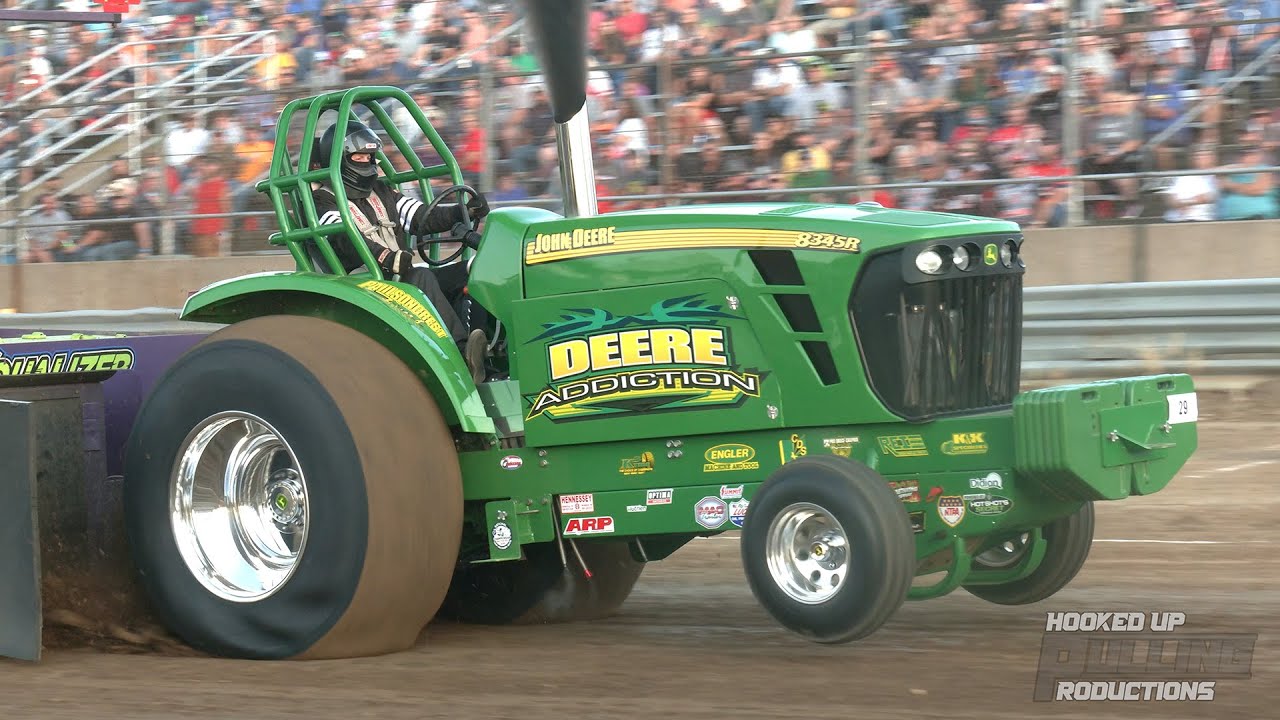Pro Farm Tractors & Light Pro Stock Tractors Pulling in Lancaster, WI ...