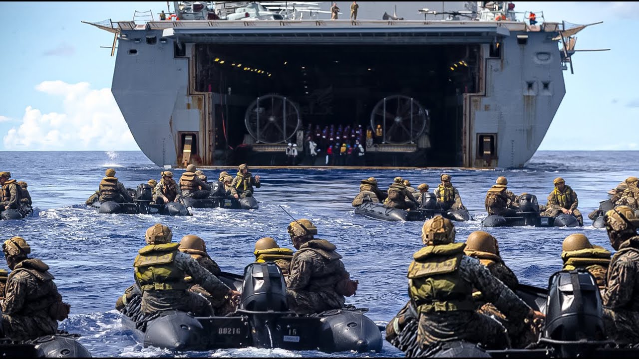 U.S. Marine Corps • Stunning Boat Raid at Sea • Combat Rubber Raiding ...