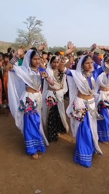 ADIVASI TIME 👀😂 ️Piru Bhai Solanki ka naya gana 👈#dance #adivasi # ...